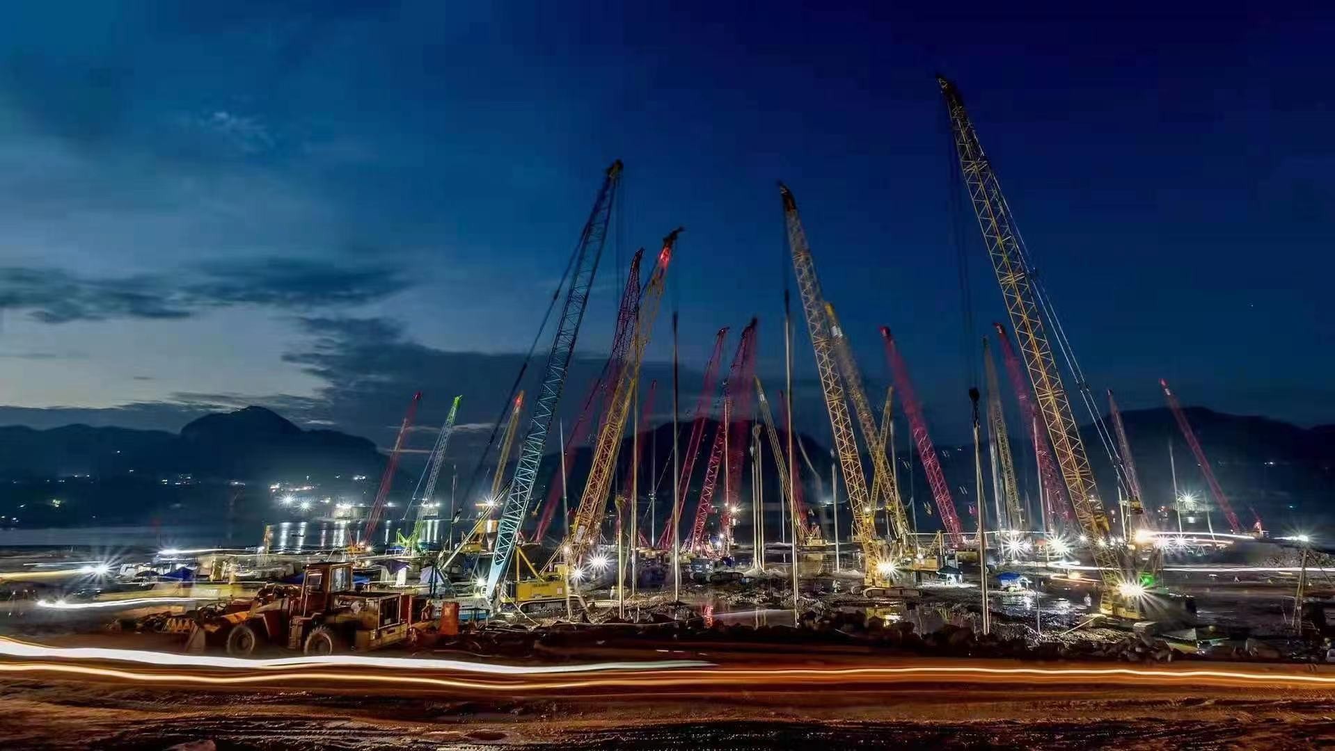 75kw 426mm Vibroflotation Equipment For Vibro Pile Foundation Treatment